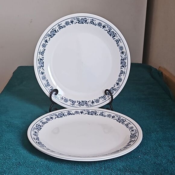 Corelle | Dining | Corelle Oldtown Blue 3 Pcs Dinner Plates | Poshmark